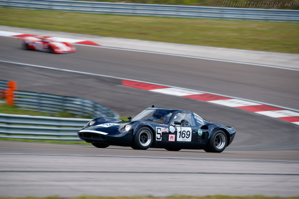 Chevron B8 - Chassis: CH-DBE-71 - Driver: Roger Whiteside - 2025 Grand ...